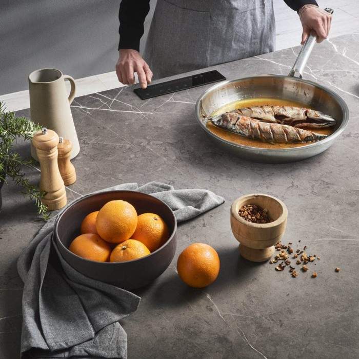 Table de cuisson induction invisible Invisacook 5 zones